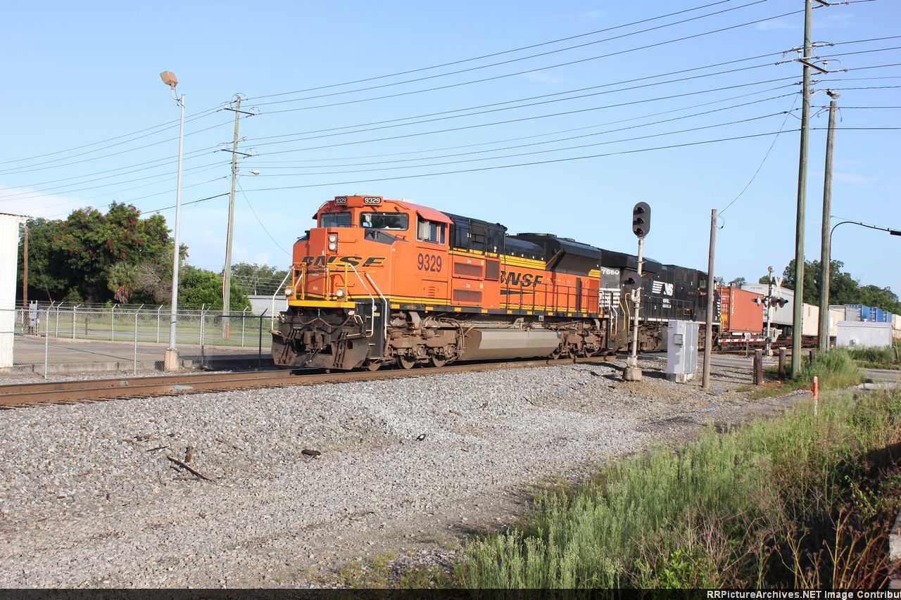 BNSF 9329